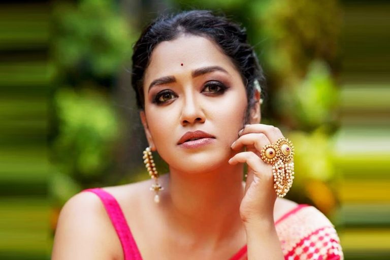 Sohini Sarkar and Vikram Chatterjee in new Bengali Film Omor Shongi Poster