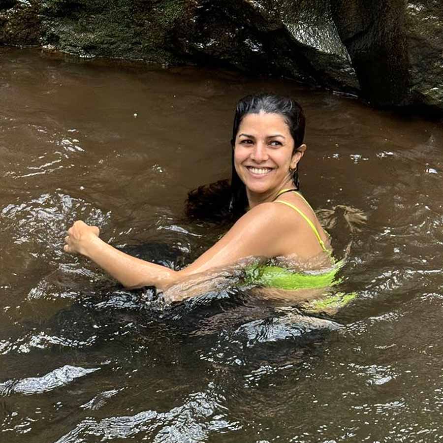 Here are some HOT pictures of Nimrat Kaur